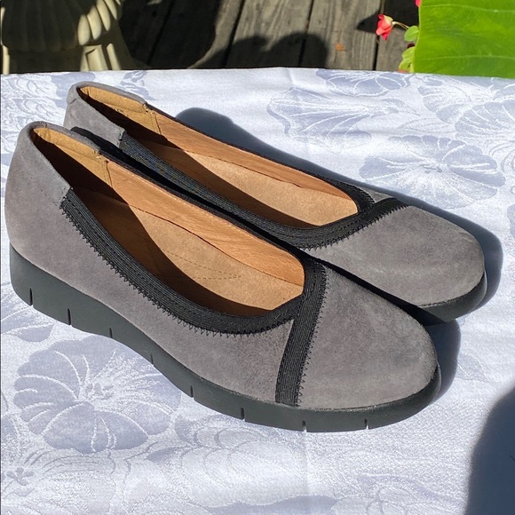 Clarks | Shoes | Size 9 Clarks Daelyn Hill Womens Shoes Grey Gray Suede ...